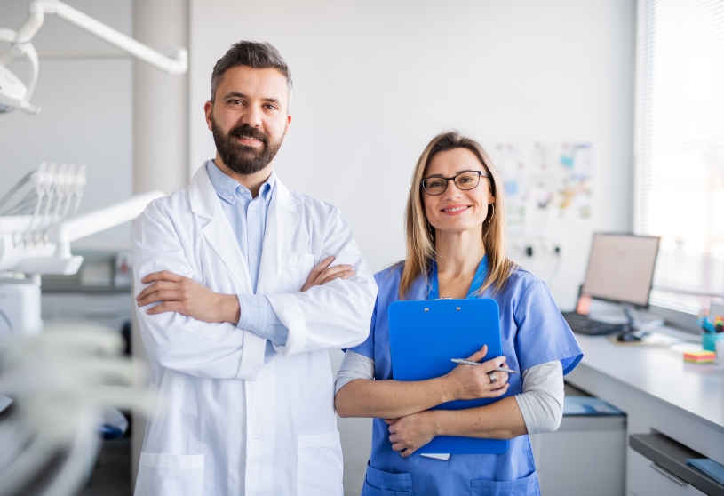 Cómo prepararse para la escuela de asistente dental »Wiki Ùtil ...